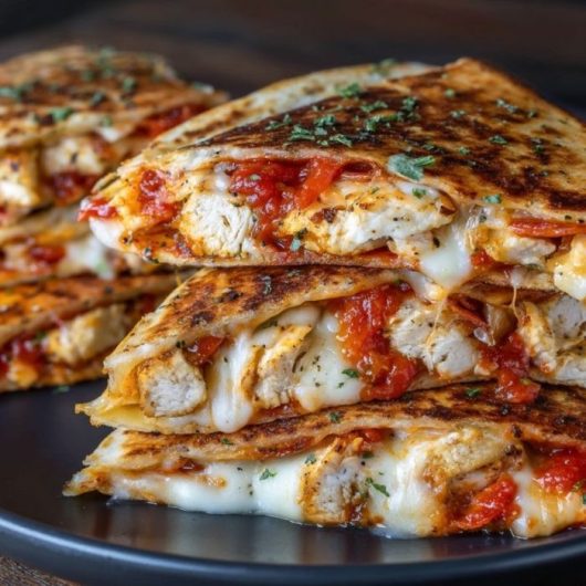 Cheesy Chicken And Pepperoni Pizza Melts
